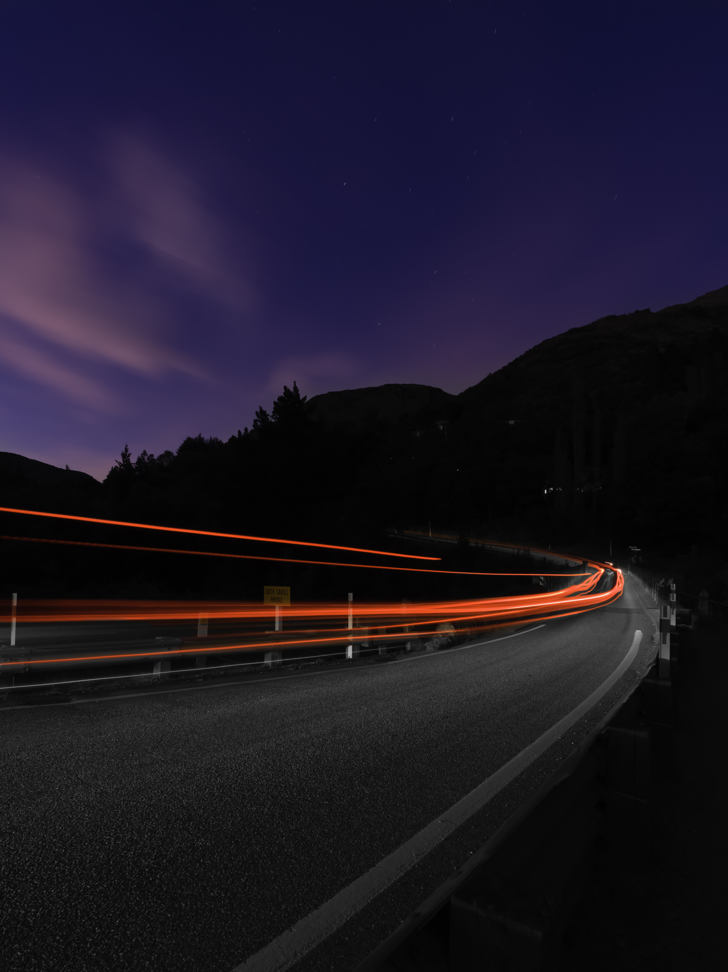 A scenic Queenstown BNW with a splash of colour. | Fotoflo